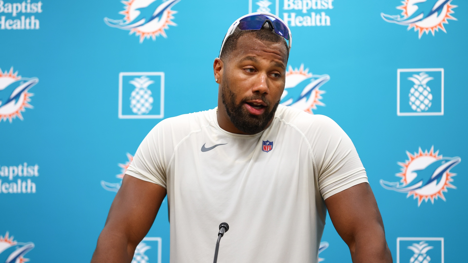 Los Dolphins reciben una advertencia por cortar al jugador Pro Bowler ...