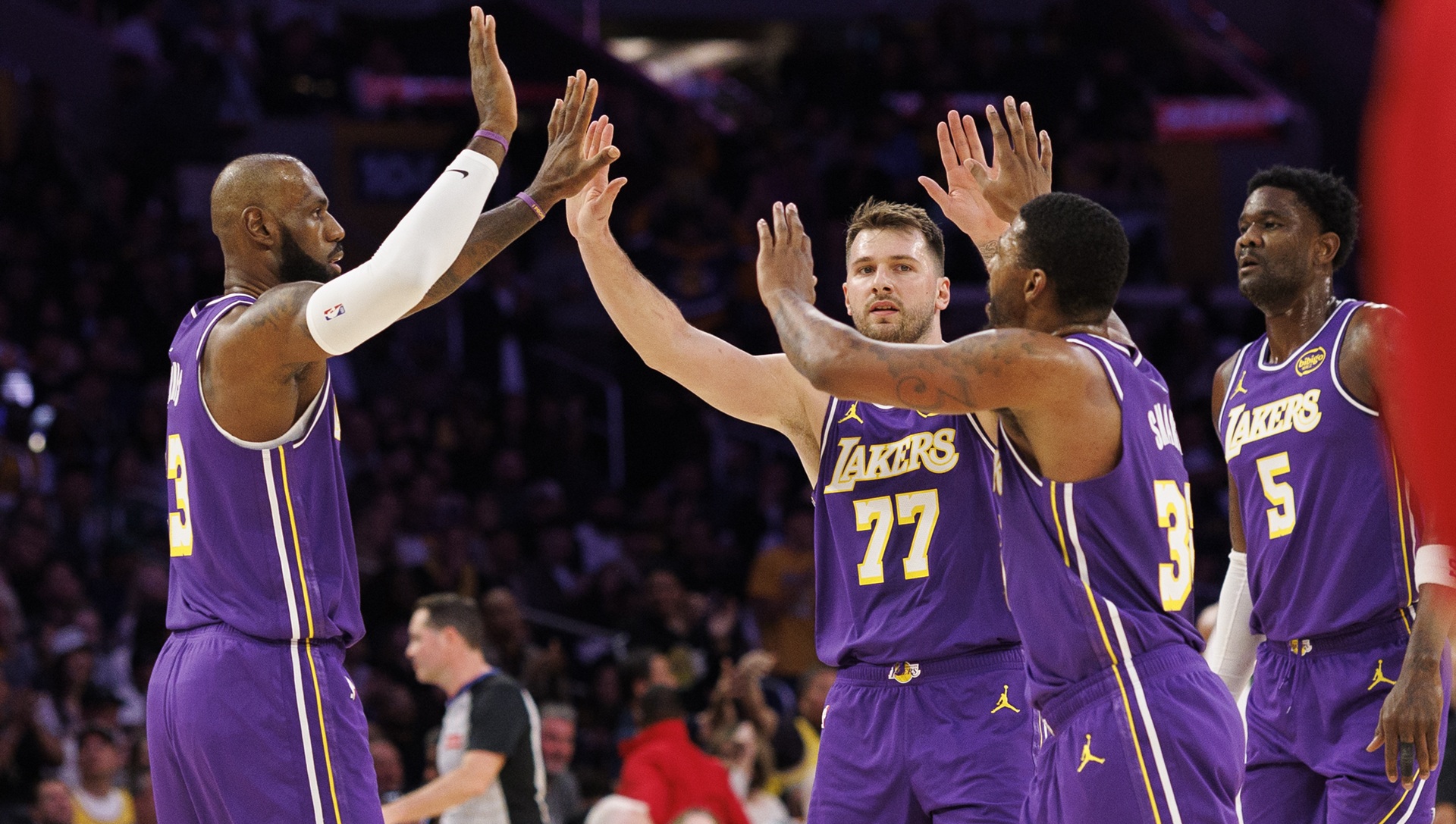 Marcus Smart afirma que él es el líder de los Lakers por encima de ...