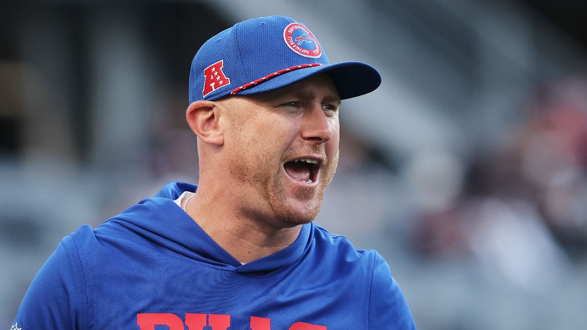 Los Bills incorporan al mariscal de campo que batió récords para el ...