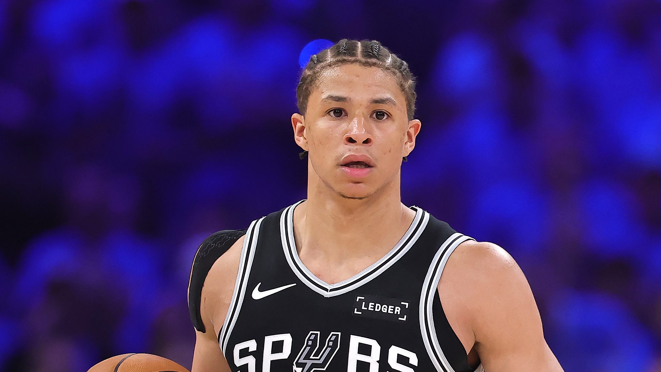 El momento de Carter Bryant en el baño de los Spurs se vuelve viral ...