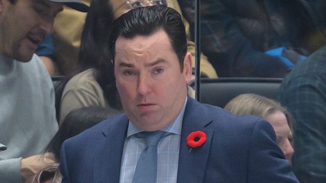 Informe: Los Maple Leafs han entrevistado al ex entrenador de los Oilers.
